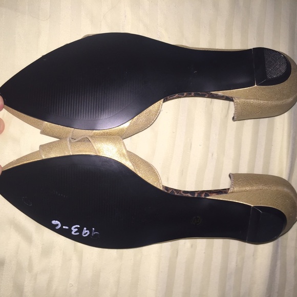 Shoes | Gold Pointed Toe Flats | Poshmark