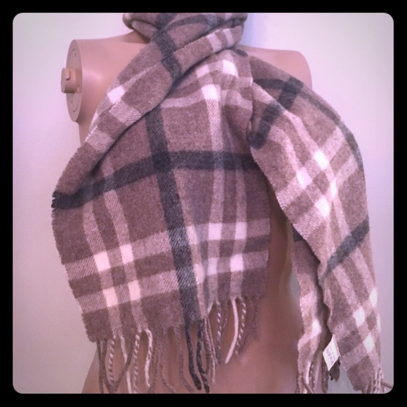 M Made In Italy | Accessories | Made In Italy Quality Wool Scarf In ...