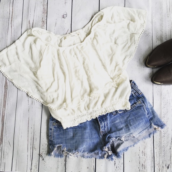 Cottonwood Clothing | Tops | White Flounce Layer Top | Poshmark