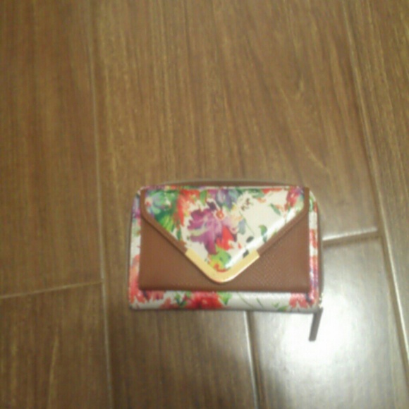 Bags | Guang Tong Wallet | Poshmark