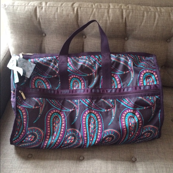 Lesportsac | Bags | Le Sportsac Xl Weekender Duffel Bag | Poshmark