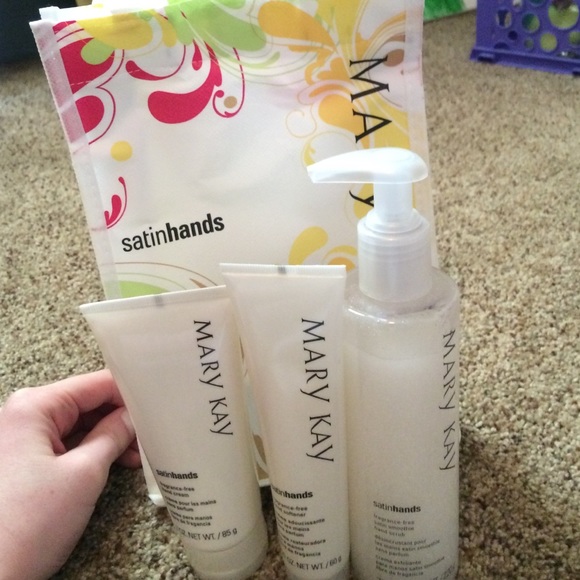 Mary Kay | Other | Mary Kay Satin Hands Set | Poshmark