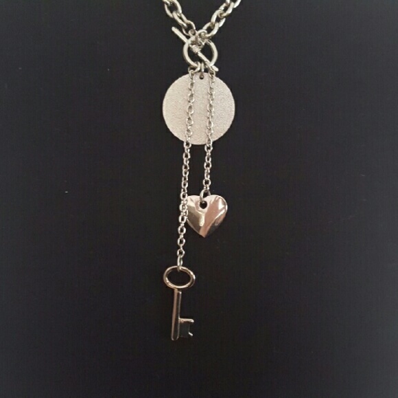Guess | Jewelry | Guess Heart And Key Necklace | Poshmark