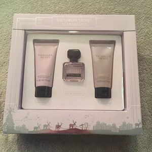 ! aaa!!'s Closet on Poshmark - @nicolepeachy