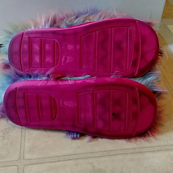 Shoes | Warm Retro Fuzzy Slippers Sz 7 | Poshmark
