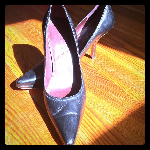 Tahari | Shoes | Classic Black Leather Tahari Pumps | Poshmark