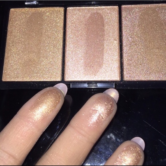 City Color | Makeup | Strobing Highlight Trio Palette City Color | Poshmark