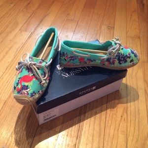 Sperry on Poshmark
