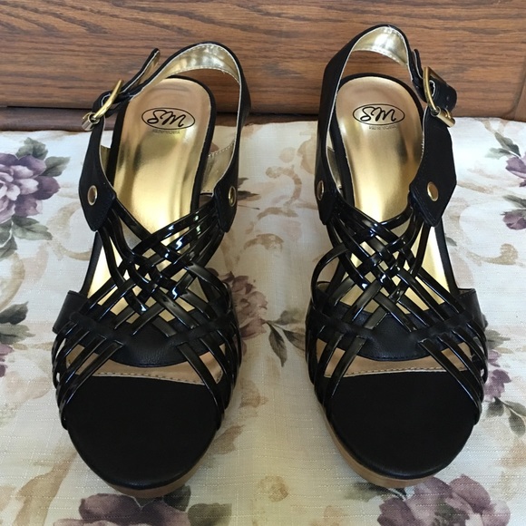 SM New York | Shoes | Brand New Sm New York Black Cross Strap Sandals ...