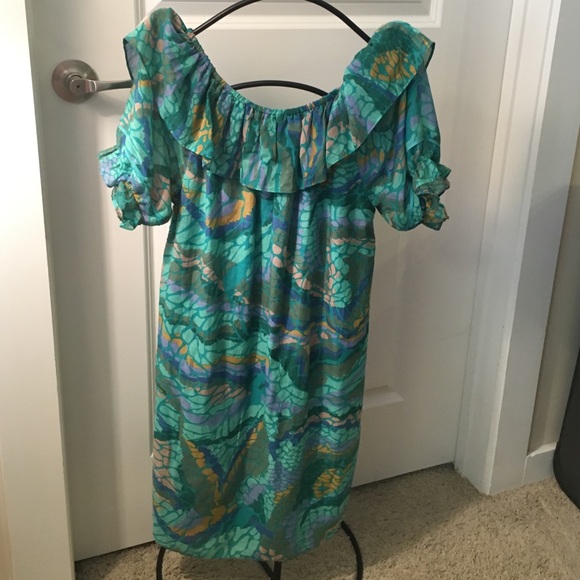Single | Dresses | Single Dress With Ruffle Neckline S | Poshmark