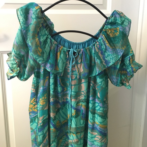 Single | Dresses | Single Dress With Ruffle Neckline S | Poshmark