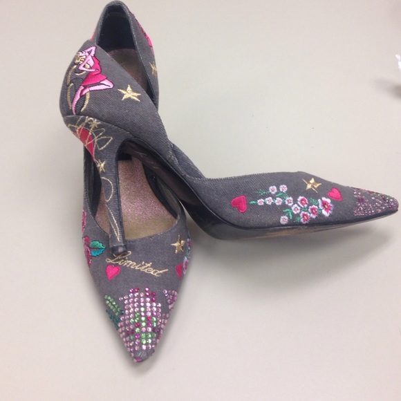 Beverly Feldman | Shoes | Authentic Canvas Designed 4 Pumps | Poshmark