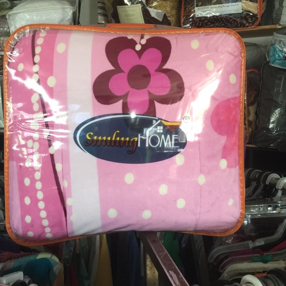 Smiling home | Bedding | 3 Pcs Printing Borrego Blanket | Poshmark