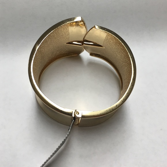 The Limited | Jewelry | Hinged Gold Bracelet | Poshmark
