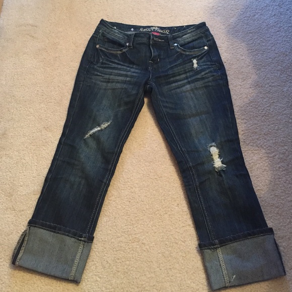 Almost Famous | Jeans | Almost Famous Denim Capri Jeans | Poshmark