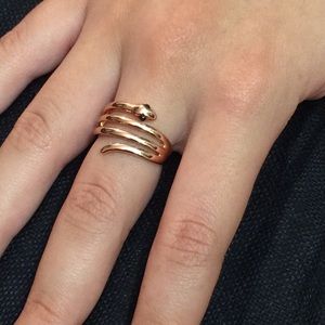 12% off Jewelry - 💜Gorgeous 18K Black Gold Rose Red Lady Ring from ...