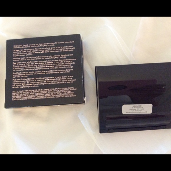 Mary Kay | Makeup | Nwot Mary Kay Compact | Poshmark