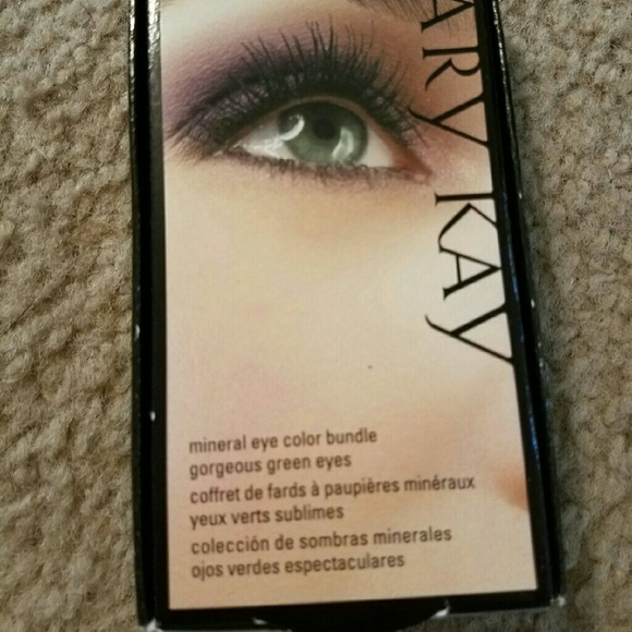 Mary Kay | Makeup | Mary Kay Gorgeous Green Eyes Eyeshadow Trio | Poshmark