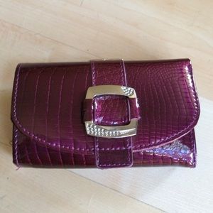 Guang Tong on Poshmark