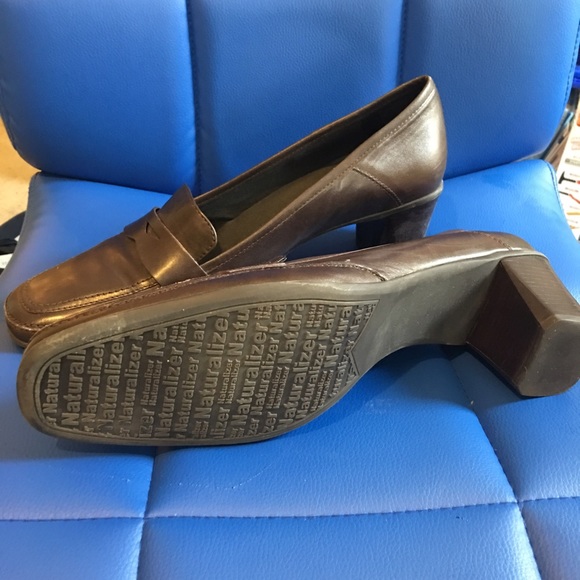 Brown Leather Naturalizer Loafer Pumps - Gem