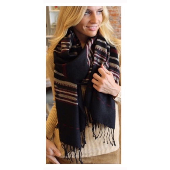 Infinity Raine | Accessories | Aztec Print Fringe Blanket Scarf | Poshmark