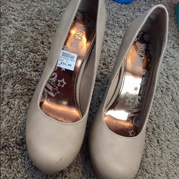Shoes | Tan Heels | Poshmark
