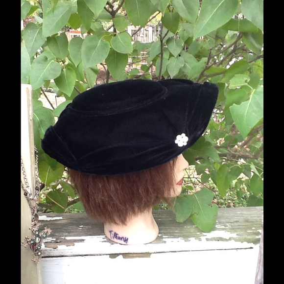 Valerie modes | Accessories | Vtg 4s50s Velvet Hatgorgeous | Poshmark