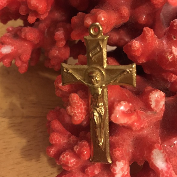 Vintage Gold Field Inri Cross Pendent - Gem