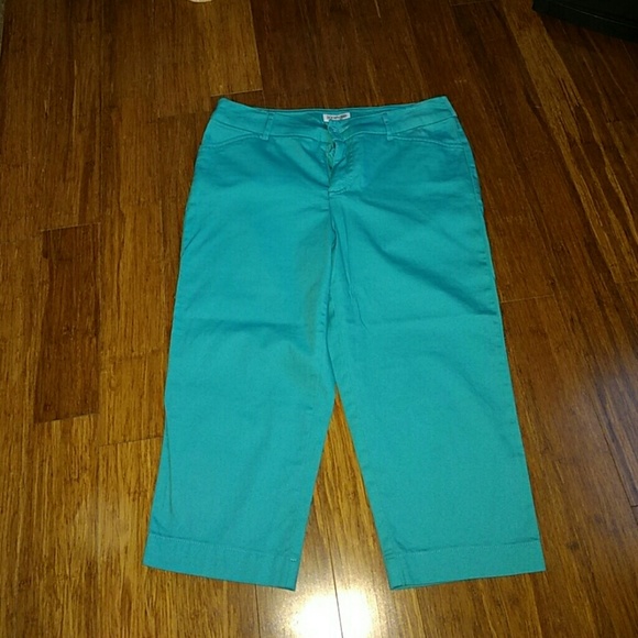 St. John's Bay | Pants & Jumpsuits | Women Capris | Poshmark