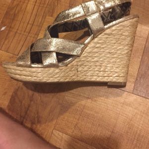 Jessica Simpson | Shoes | Gold Platform Shoes | Poshmark