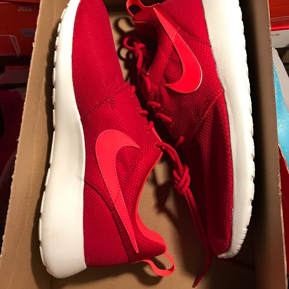 Nike Shoes | Roshe Run | Poshmark
