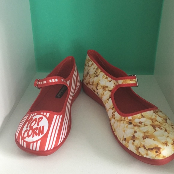 Hoy Chocolate Design | Shoes | Hot Chocolate Design Popcorn | Poshmark