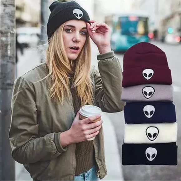 Urban Outfitters | Accessories | New Black Embroidered Alien Beanie ...