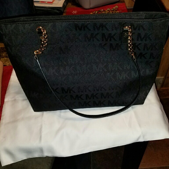 MICHAEL Michael Kors | Bags | Authentic Michael Kors Jet Set Chain Tote ...