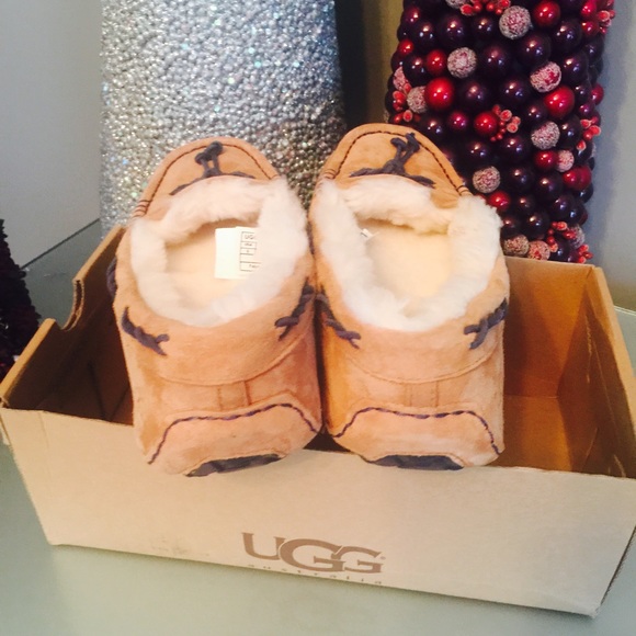 UGG | Shoes | Ugg Sleepers Shoes Size 5 | Poshmark