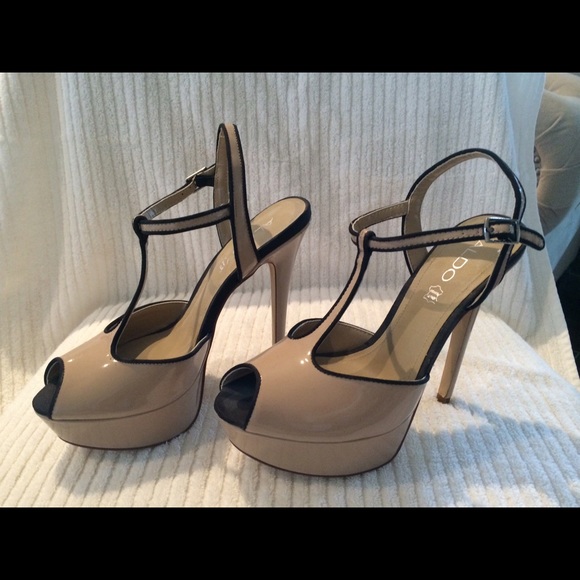Aldo | Shoes | Aldo Tanblack Patent Leather Platform Sandals | Poshmark