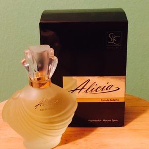 Amphoraseyes's Closet on Poshmark - @oshunguere19