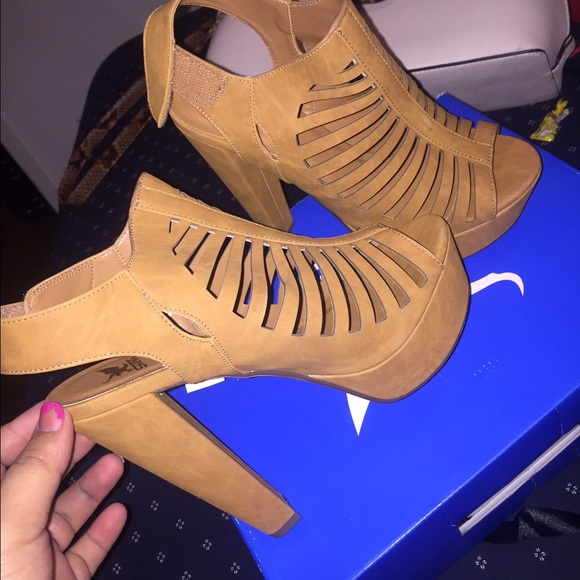 shiek | Shoes | Tan Platform Heels | Poshmark