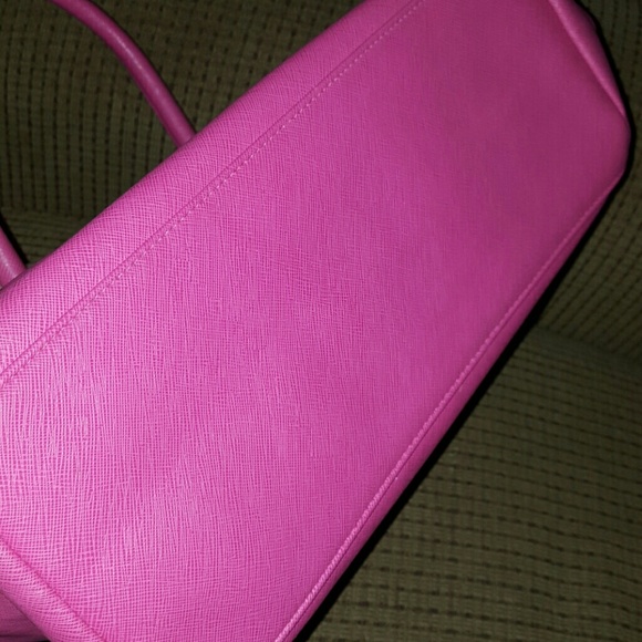 Avon | Bags | Hot Pink Super Cute Avon Signature Handbag | Poshmark
