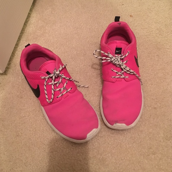 Roche Nike Tennis Shoes - Gem