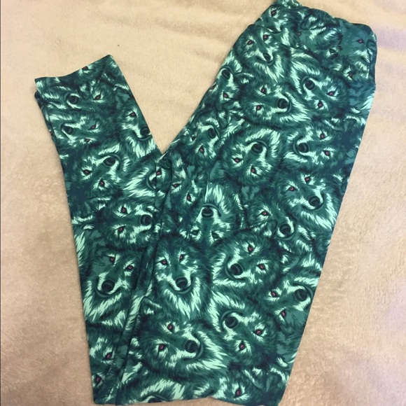 LuLaRoe | Pants & Jumpsuits | Lularoe Os Green Wolves Leggings | Poshmark