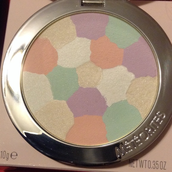 GUERLAIN | Makeup | Light Revealing Powder | Poshmark