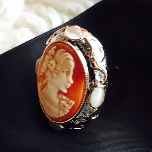 amadeo | Jewelry | Authentic Italian Hand Carved Cameo Ring Sz 65 ...