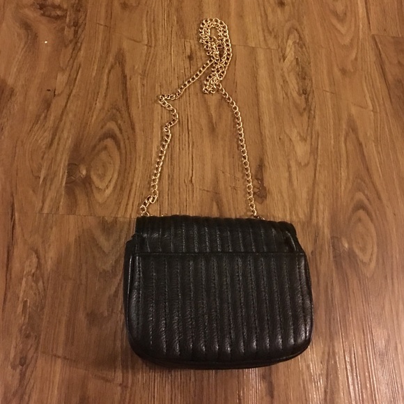 Yoki | Bags | Black And Gold Side Bag Crossbody | Poshmark
