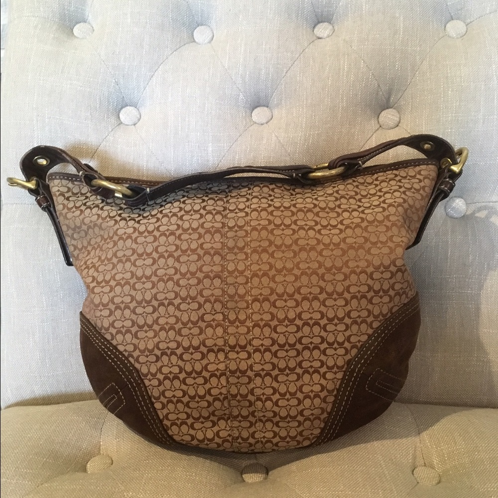 Coach Monogram Purse. - Gem