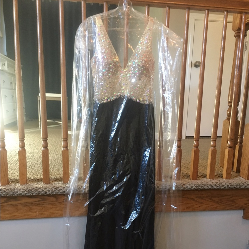 Gorgeous Black And Crystal Prom Dress - Gem