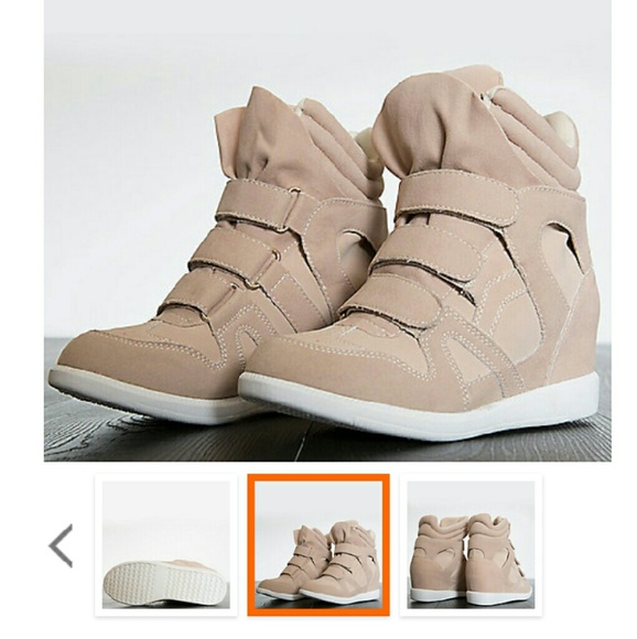 Shiekh Shoes | Shoes | Soldsheikh Wedge Shoe Overland Style Nude Velvet ...