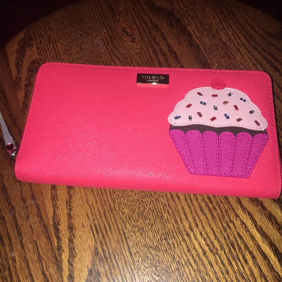 kate spade | Bags | Kate Spade Take The Cake Neda Cupcake Wallet | Poshmark