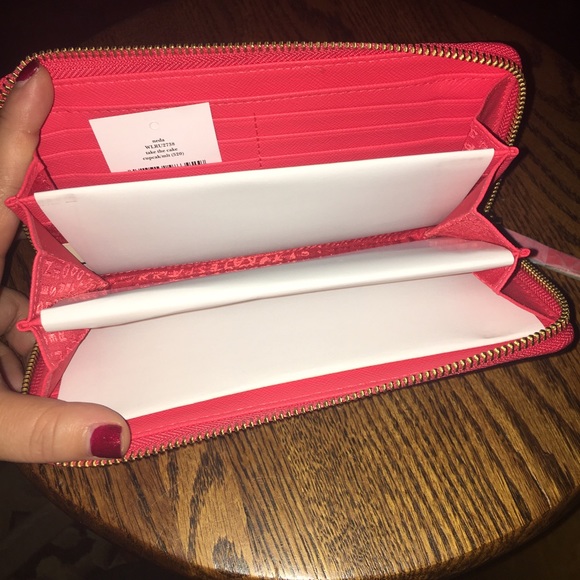 kate spade | Bags | Kate Spade Take The Cake Neda Cupcake Wallet | Poshmark