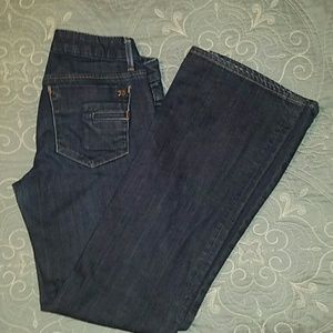 Elizabeth's Closet on Poshmark - @bethmoos